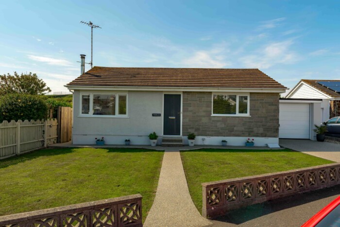 Pebbles | Dog Friendly Bude Cottage | Wooda Holida Park